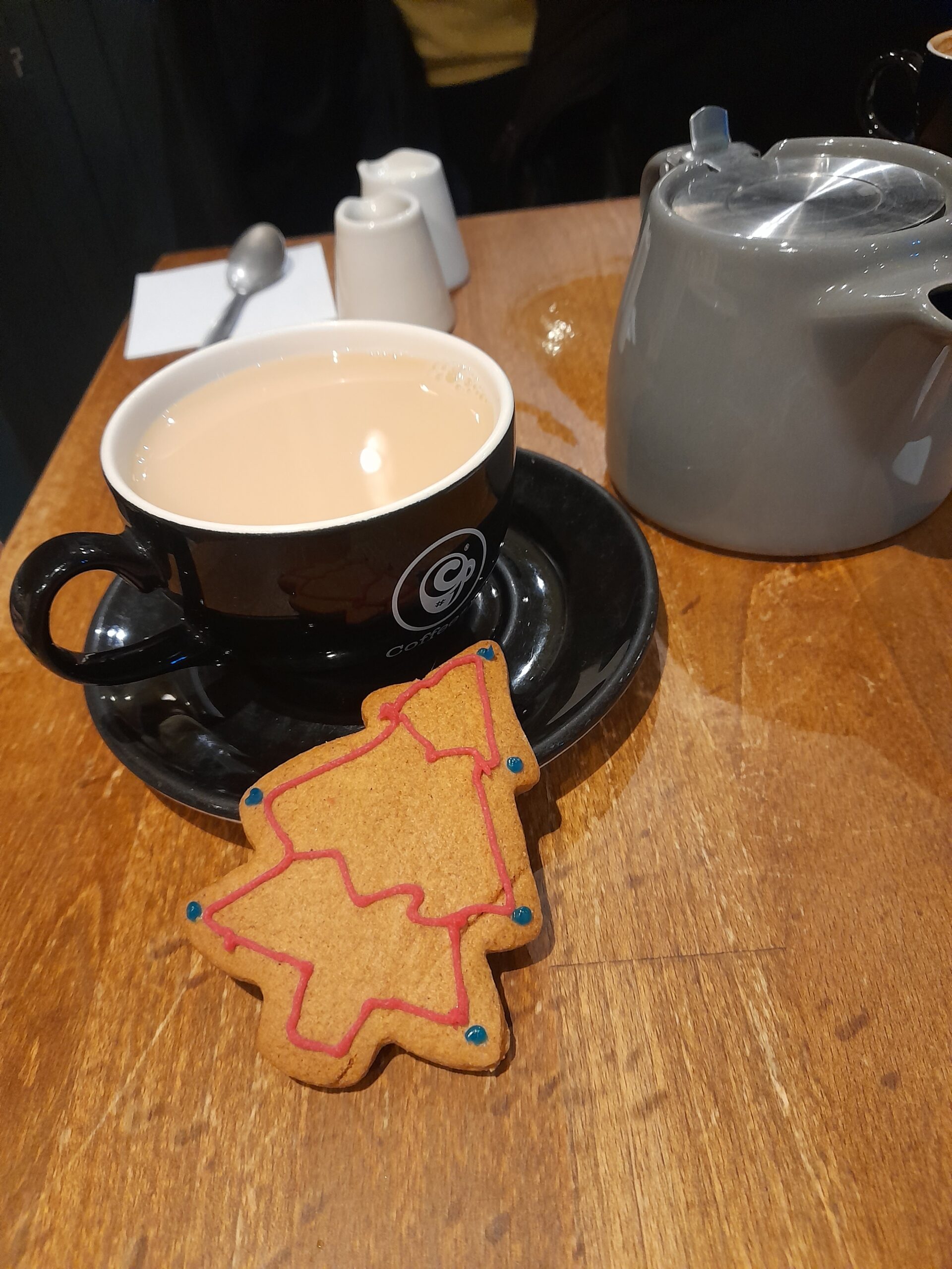Gingerbread biscuits from 7 year old kindness superstar. - Time for ...